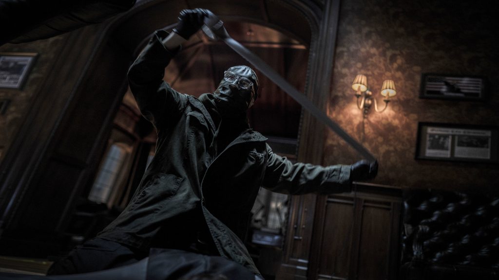 The Batman Director Matt Reeves Working "Feverishly" To Convince James ...