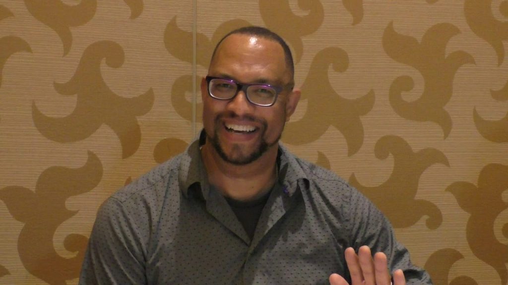 The Flash Showrunner Eric Wallace Wanted Just 1 More Episode to Wrap ...