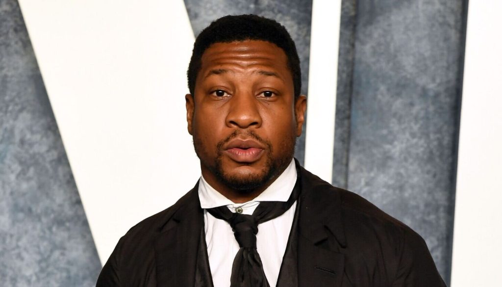 "I love you": Jonathan Majors' Girlfriend Wants Millionaire Boyfriend ...