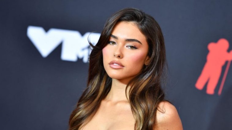 Madison Beer Eats a Cannoli, But What's Inside? (EXCLUSIVE CLIP)