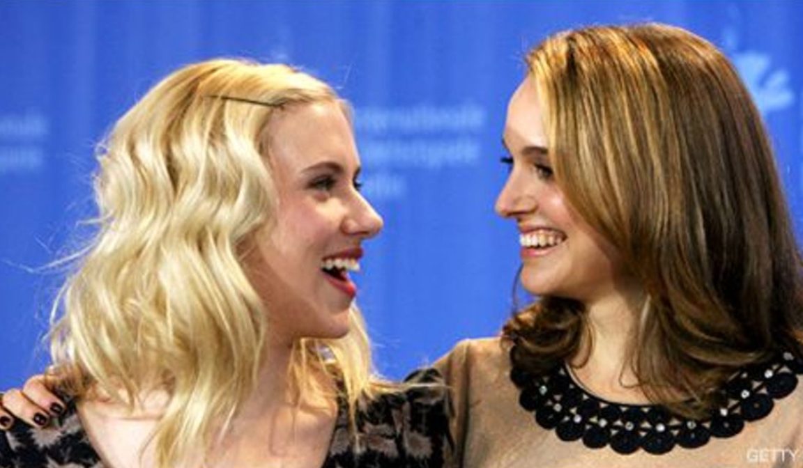 "Natalie’s rib is hurting! Can you fix her zipper?": Scarlett Johansson ...