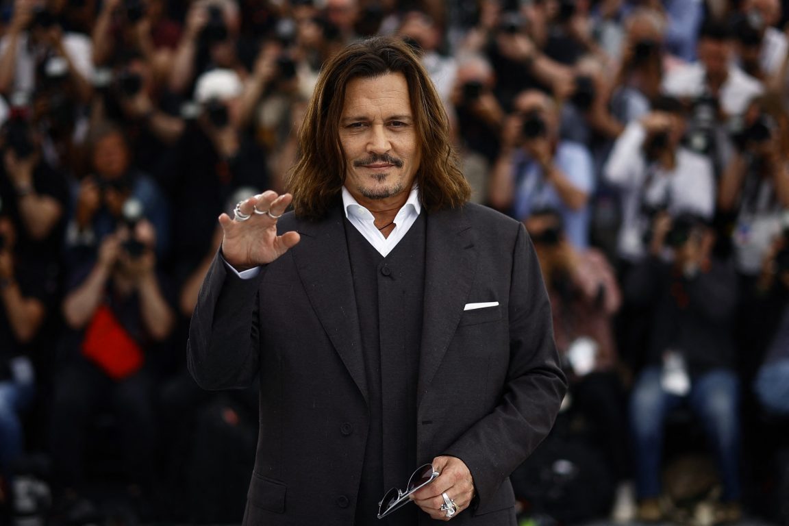"These people aren't actors": Johnny Depp Stood Up for 9-Year-Old Child ...