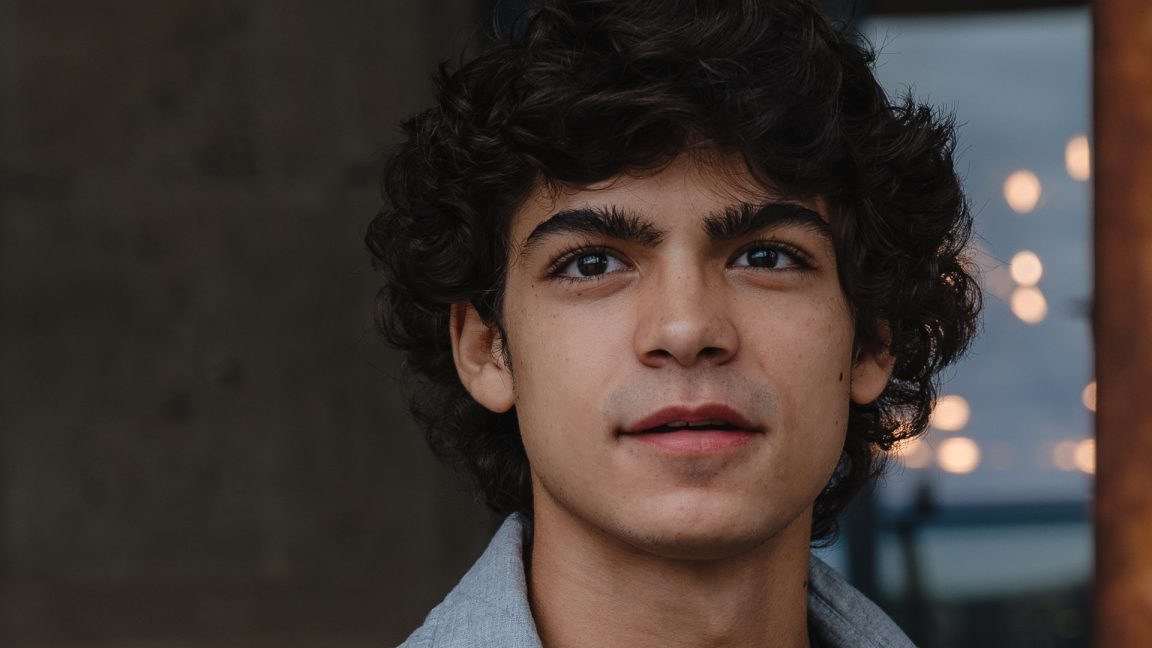 Luffy Actor Iñaki Godoy is No Match For Emily Rudd- The Biggest Anime ...