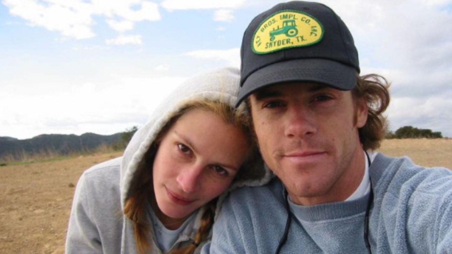 Julia Roberts’ ‘A Low Vera’ T-Shirt Scandal: What Happened Between Her ...