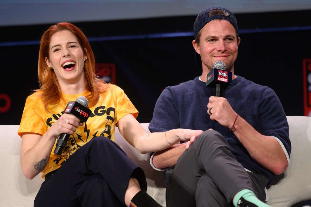 Arrow Co-Stars Stephen Amell, Emily Bett Rickards Return as Lovers for ...