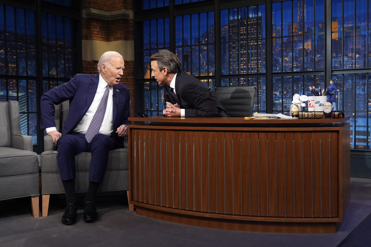 Keeping Up With the Bidens - Ex President Joe Biden Signs up With ...