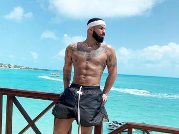 "You got fake ab surgery in Colombia": Drake and His Fitness Trainer's ...