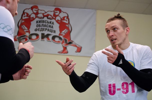Who is Oleksandr Usyk: Dwayne Johnson's 'The Smashing Machine' Casts ...