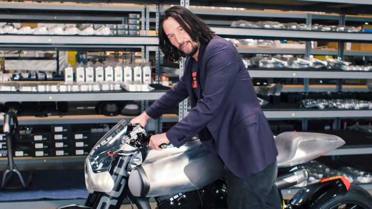 “You could see the bone”: Keanu Reeves Still Won’t Let Go of His ...