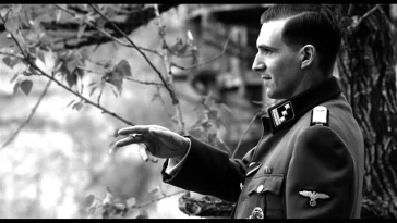Ralph Fiennes on Playing a Much Darker Villain Than Voldemort That Made ...