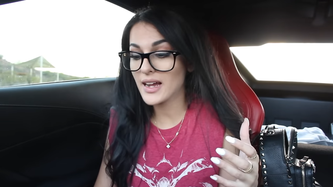"A doctor made me take off my clothes for no reason": SSSniperWolf Didn ...