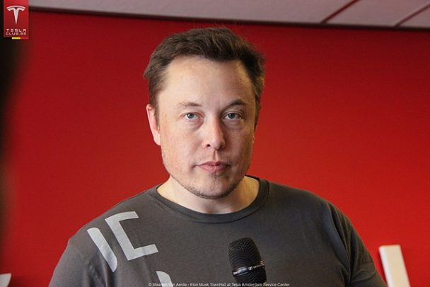 Avengers Star Called Elon Musk a "Two faced, turncoat traitor" Who Sold ...