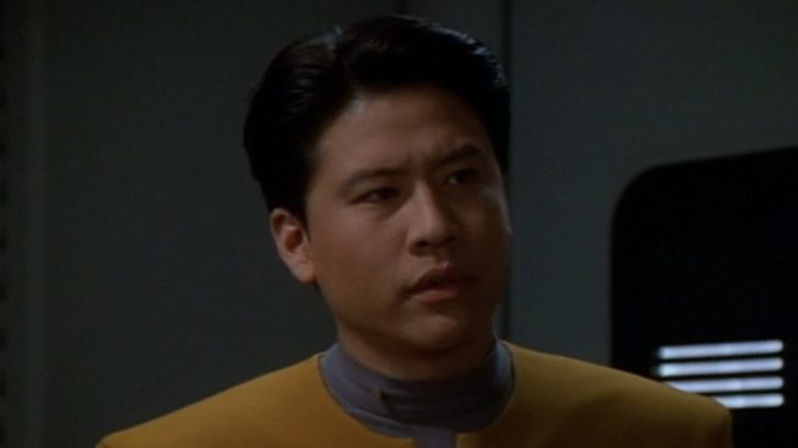 Almost 30 Years Ago, A Star Trek: Voyager Episode Permanently Replaced Harry Kim With a Clone ...