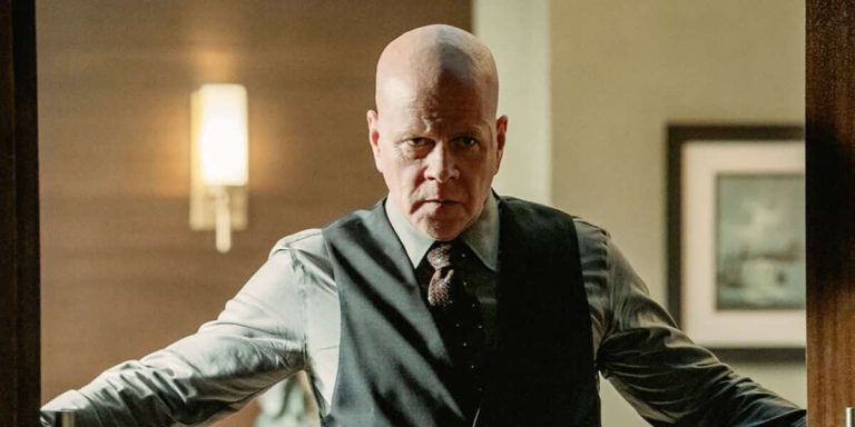 Hes A Hack” Superman And Lois Director Breaks Silence On Tom Cavanagh Returning To Cw After