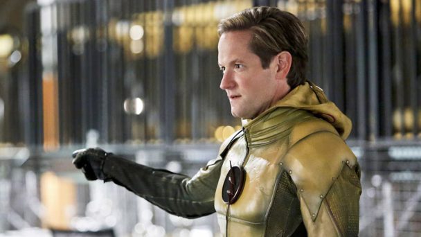 Reverse-Flash Meets Oliver Queen but in a Different Universe, Fans of ...