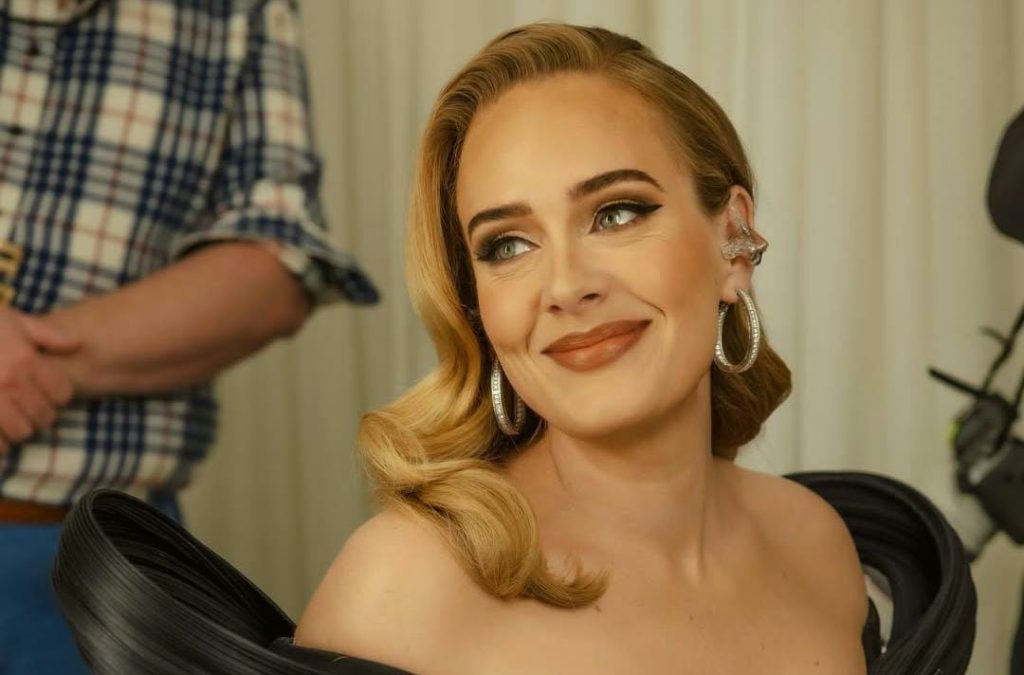 "This is the doctor that gave birth to my baby": Adele Stopping Her ...