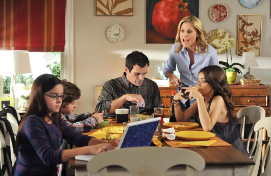 “They try to make her seem crazy”: It’s Criminal How ‘Modern Family ...