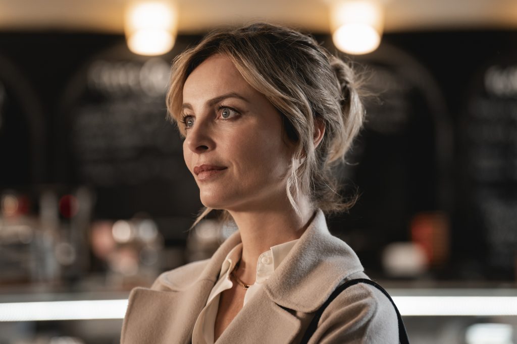 La Dolce Villa Review - Gorgeous Scenery Elevates Lackluster Screenplay