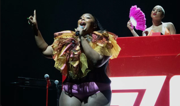 Lizzo’s Before and After Photos: Did Lizzo Quit Vegan Diet to Lose 60 ...