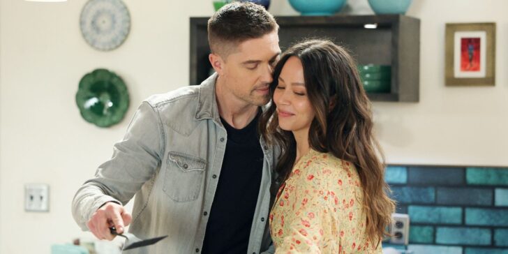 The Rookie Showrunner Had Been Laying "Breadcrumbs" For the Chenford ...