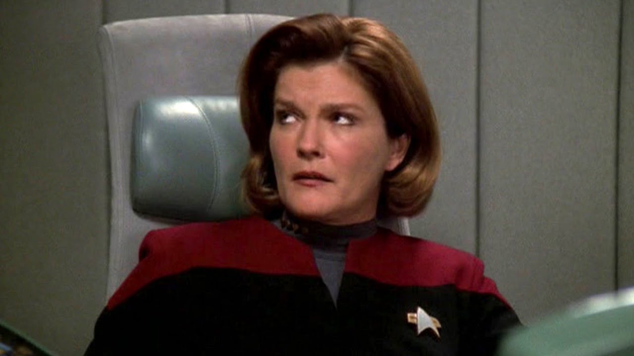 Kate Mulgrew Confirmed "Talks" About a Star Trek: Janeway Spinoff, Just ...