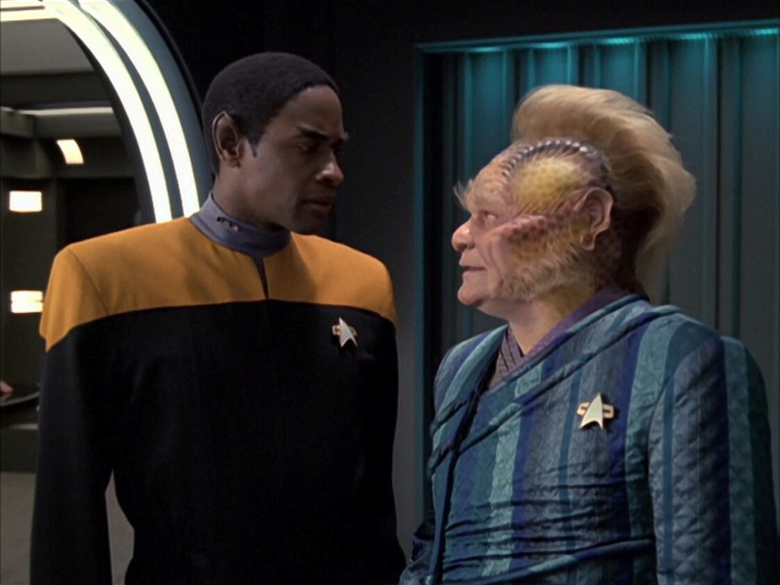 29 Years Later, Debate Over Star Trek: Voyager’s Most Controversial ...