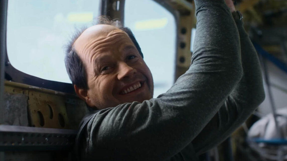 Dark 2025 Mark Wahlberg Thriller Blasted by Critics Is a Starz ...