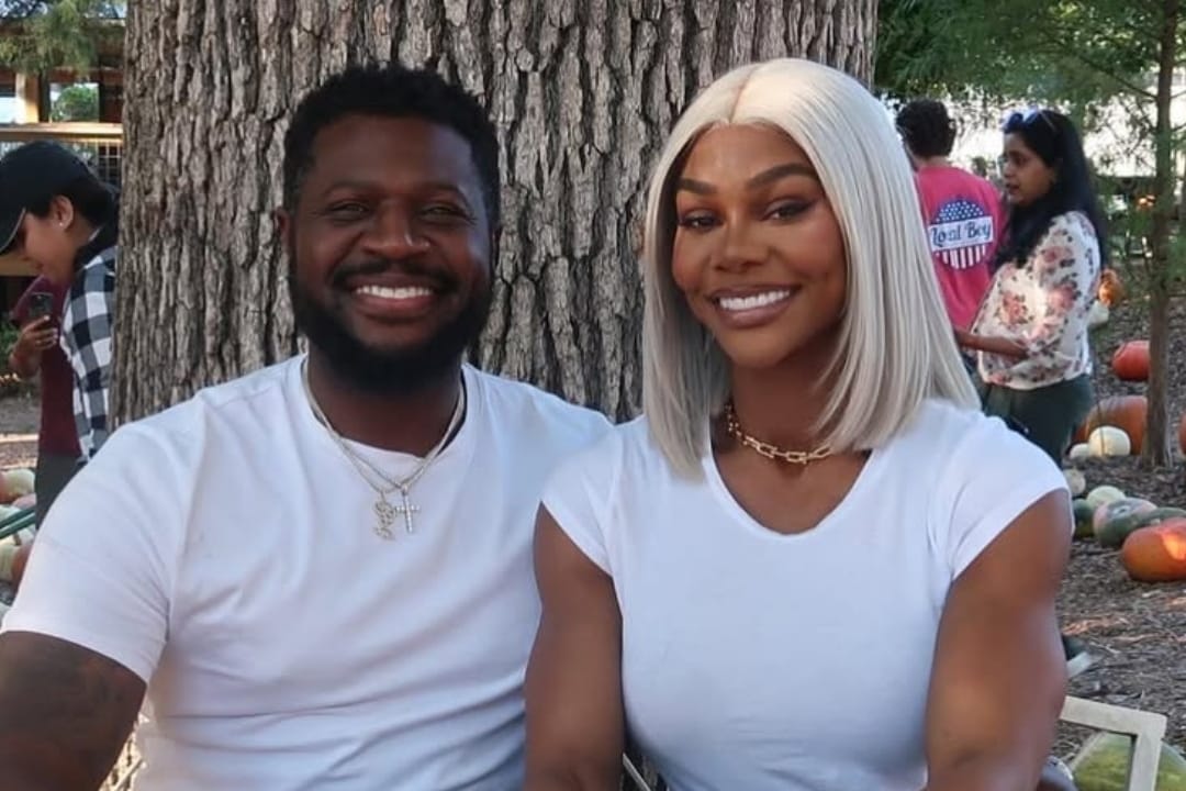 Jade Cargill Kisses Her Husband Brandon Phillips Mid Match in WWE Smackdown