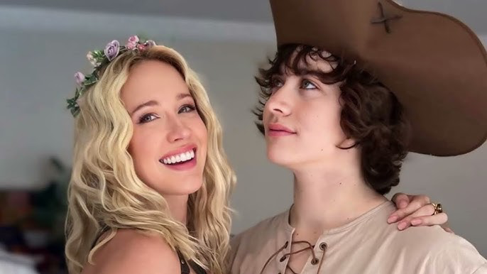 Is Anna Camp Bis*xual? ‘You’ Star Confirms New Partner After Divorcing ...