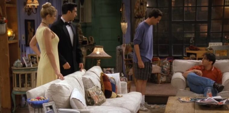 Jennifer Aniston Couldn't Even Watch the Exact FRIENDS Scene Where Matt ...