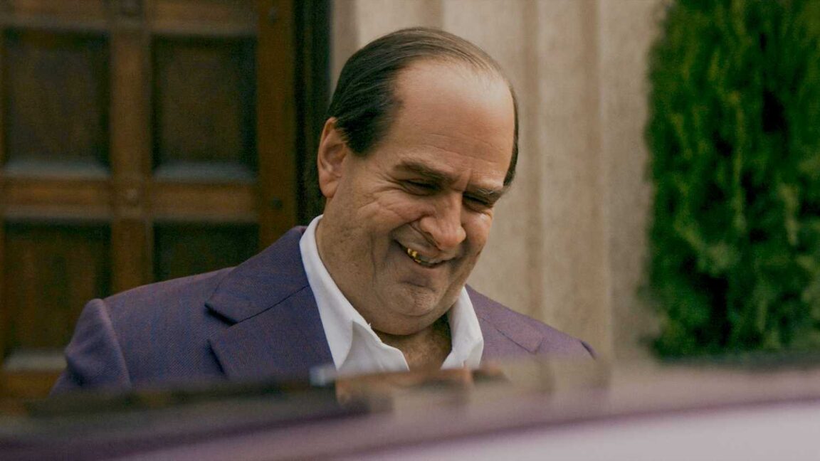 Danny DeVito vs Colin Farrell: Who Is the Better Penguin?