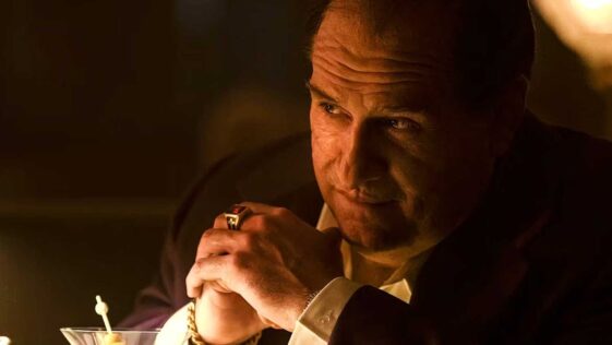 Danny DeVito vs Colin Farrell: Who Is the Better Penguin?