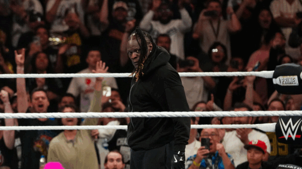 What to Expect From Upcoming Friday Night SmackDown: WWE Legend Says R ...