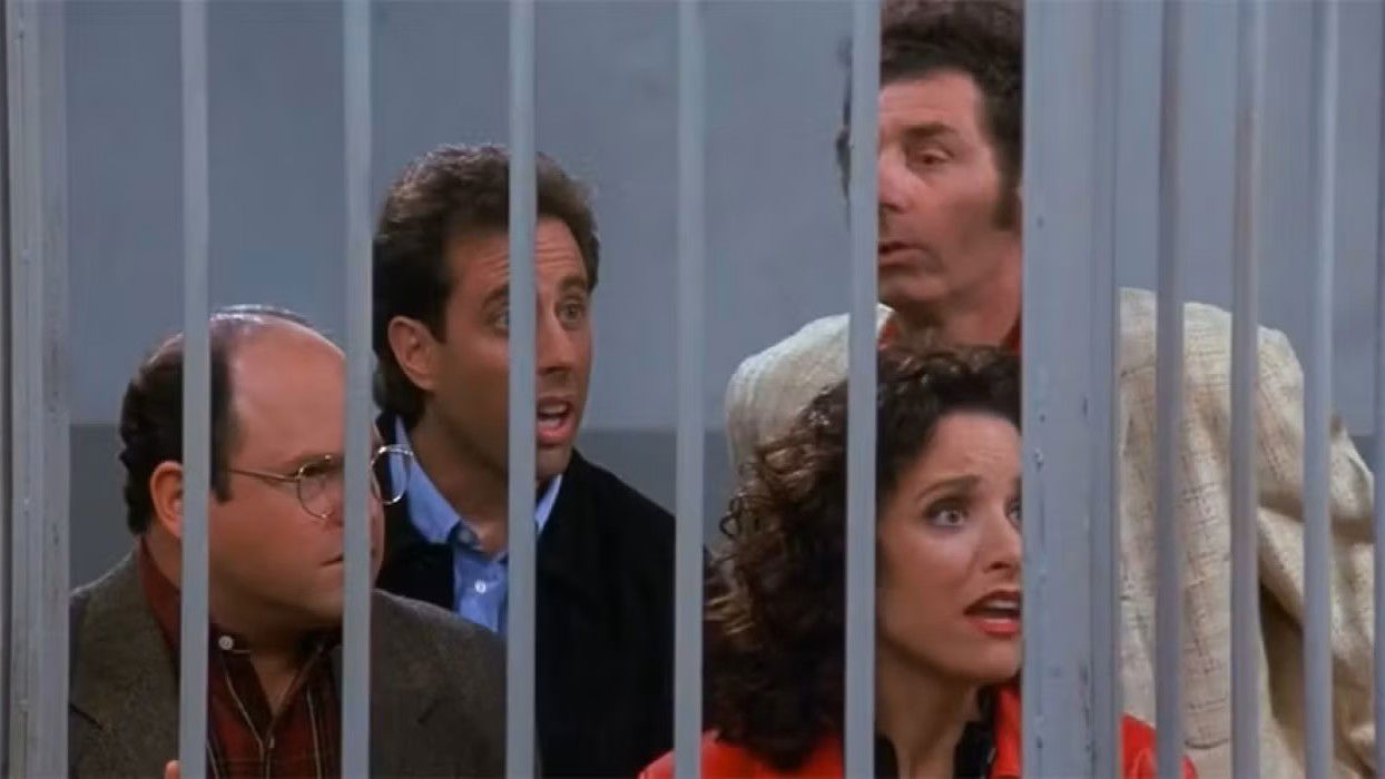 10 Insanely Popular TV Shows From the ‘90s You Can Stream on Netflix