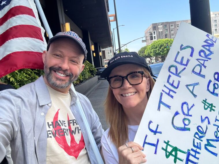 No Kings Protest: Two and a Half Men’s Jon Cryer Shows up With Andor ...