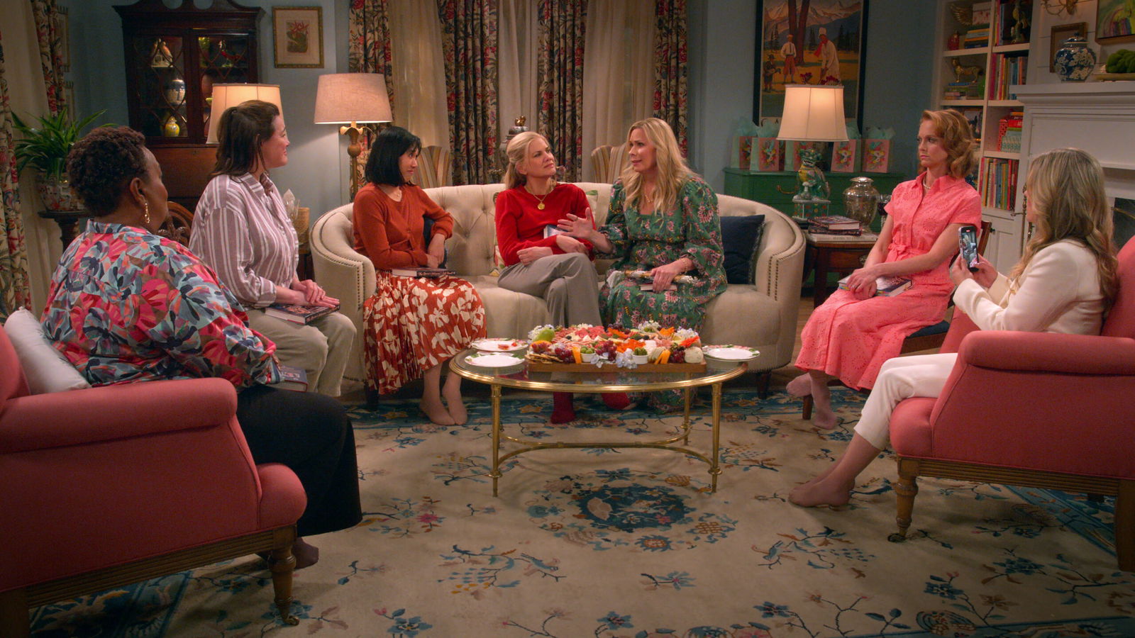 Leanne Review — Southern Sitcom Feels Stuck in the Past but Still Gets ...