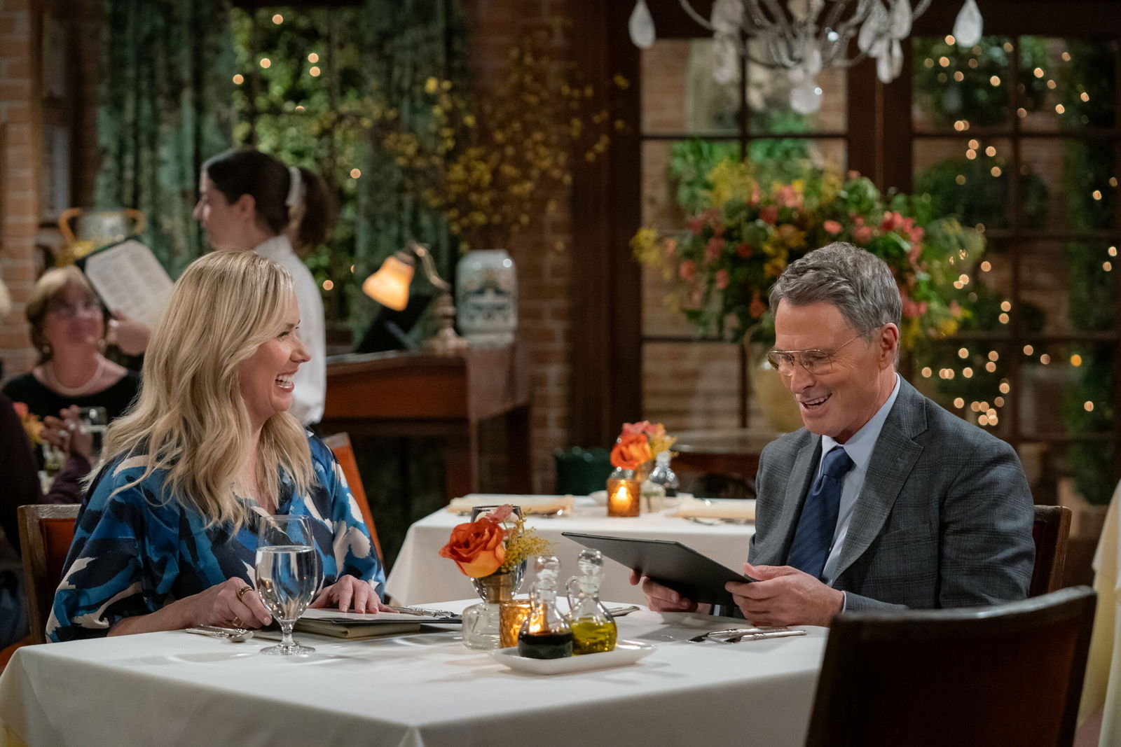 Leanne Review — Southern Sitcom Feels Stuck in the Past but Still Gets ...