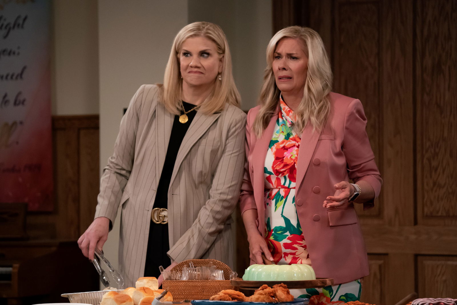 Leanne Review — Southern Sitcom Feels Stuck in the Past but Still Gets ...