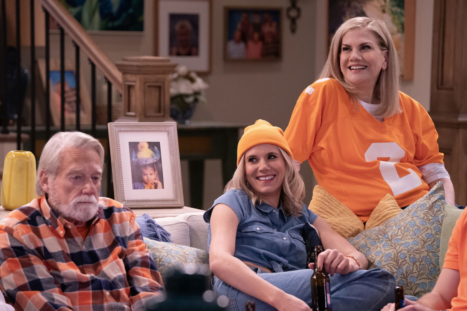 Leanne Review — Southern Sitcom Feels Stuck in the Past but Still Gets ...