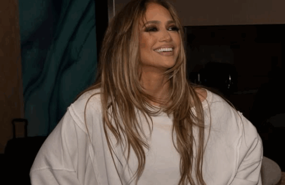 10 Most Embarrassing Wardrobe Fails During Live Performances