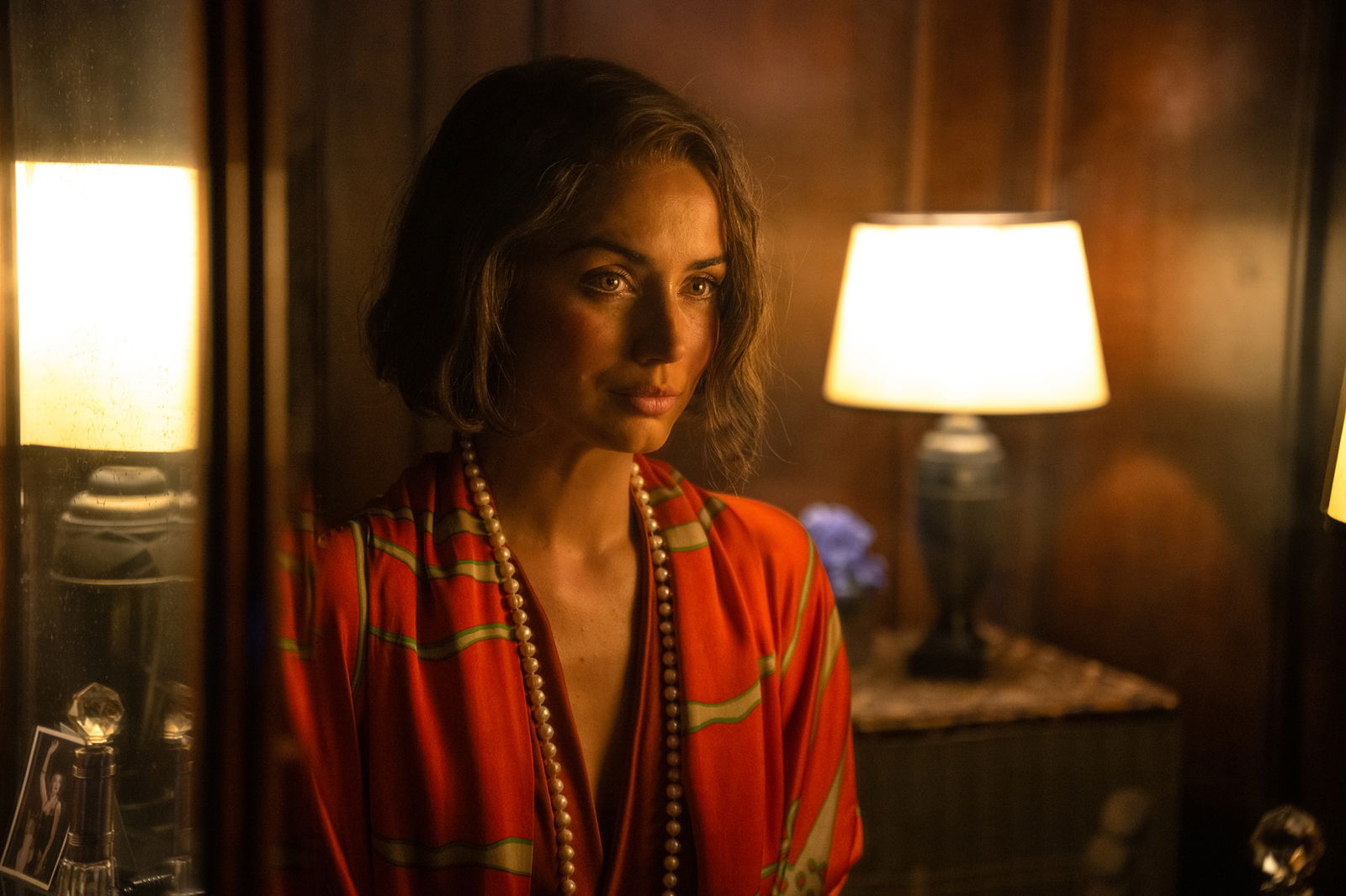 Eden Review — A Toothless End to the "Eat the Rich" Movie