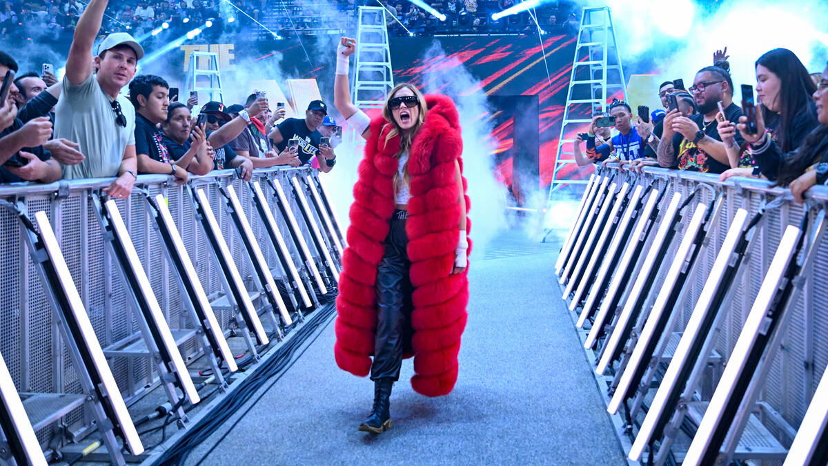 Biggest Botch in WWE Clash in Paris: Becky Lynch's Embarrassing Moment ...