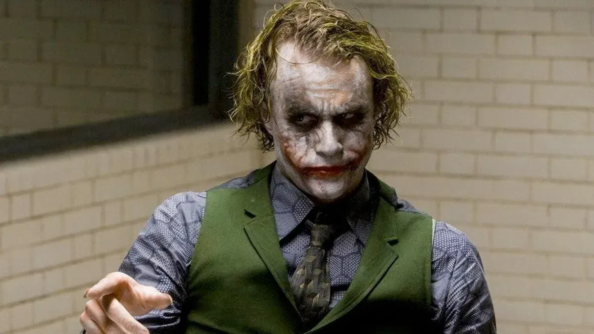 Christopher Nolan Quietly Set Up The Joker As The Hero in The Dark ...