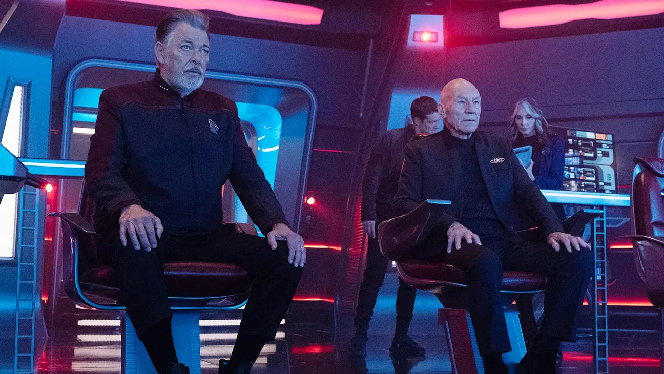 Jonathan Frakes Regrets TNG Skipping One 'Huge' Star Trek Issue ...