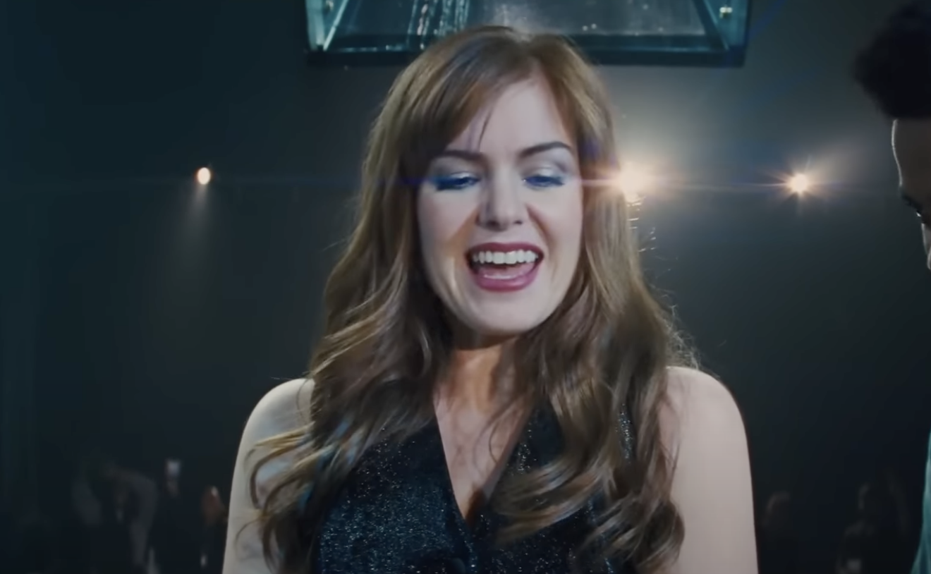 Fact Check: Was Lizzy Caplan Just a Placeholder For Isla Fisher In Now ...