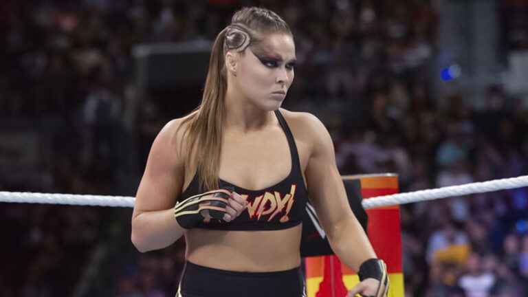 AJ Lee's WWE Return Teased During Live Commentary at Clash in Paris