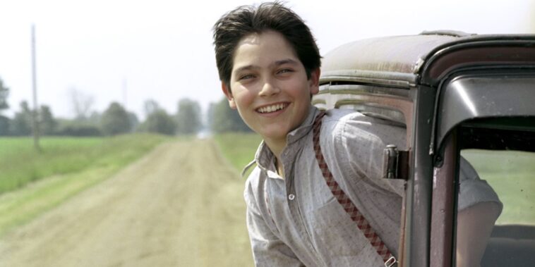Why Hollywood Won't Cast Superman & Lois Star Tyler Hoechlin Anymore