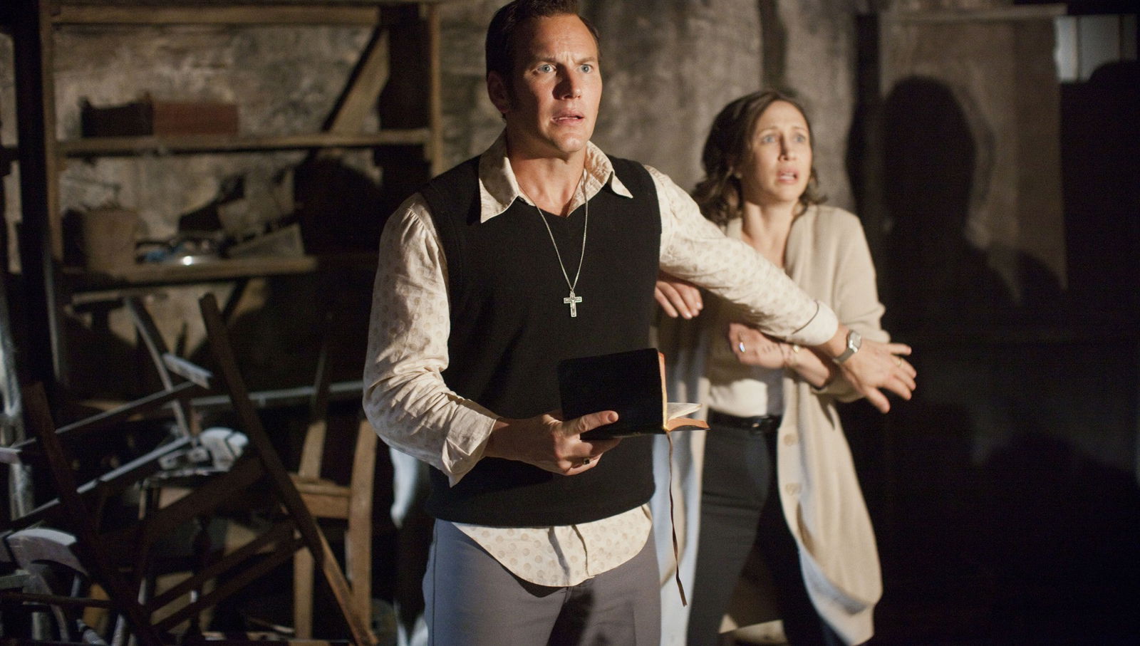 The Conjuring Last Rites Is a Cursed Movie: Vera Farmiga's Cross Shaped ...