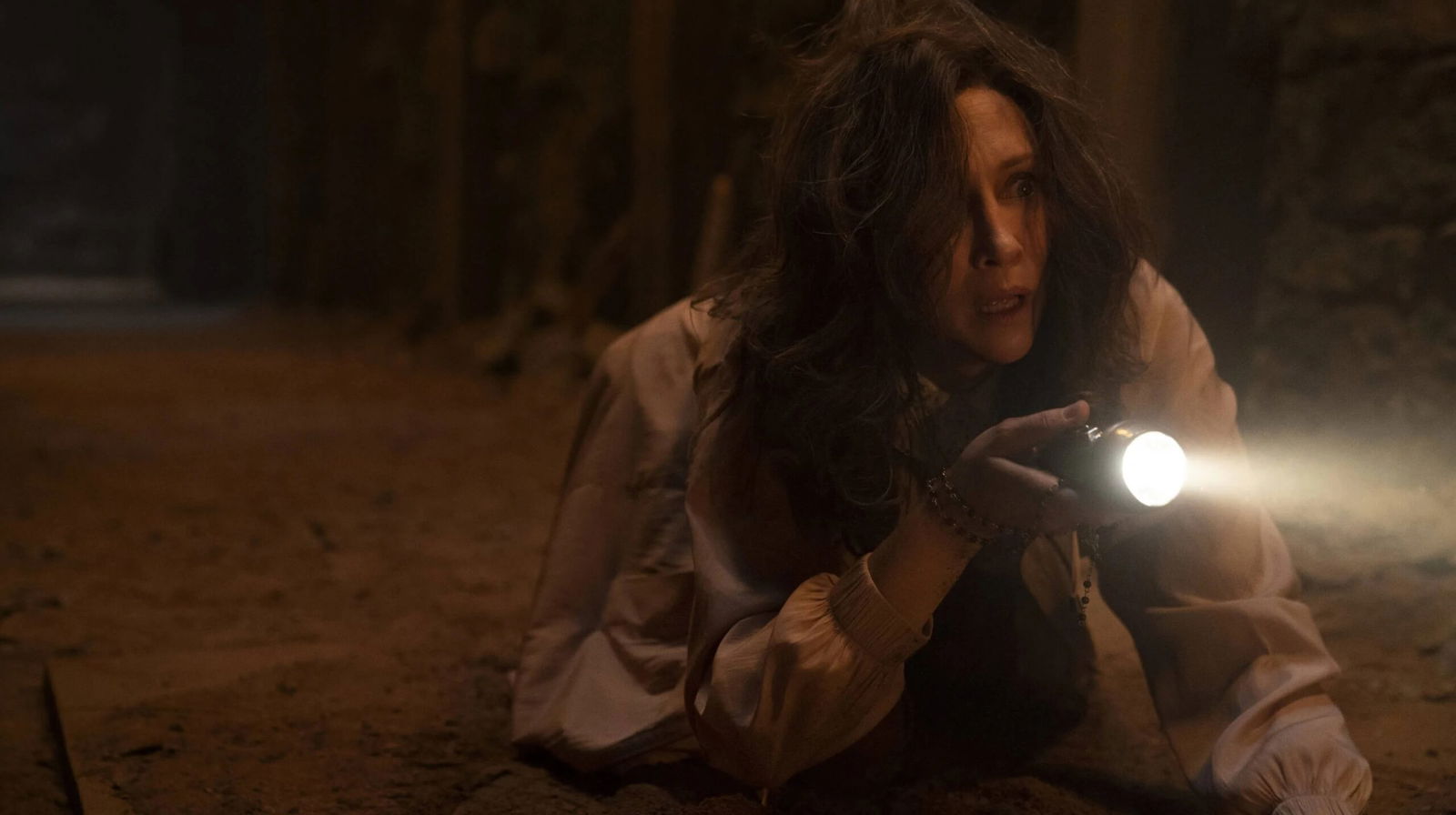 The Conjuring Last Rites Is a Cursed Movie: Vera Farmiga's Cross Shaped ...