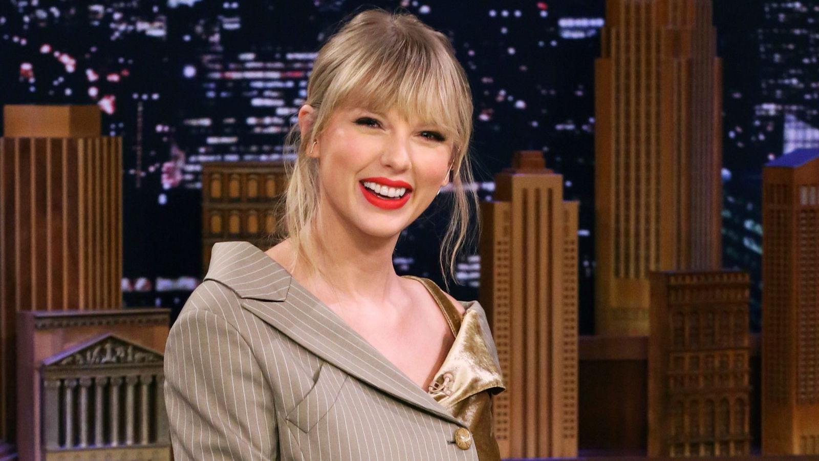 How Old Was Taylor Swift When She Dated a 17-Year-Old High Schooler ...